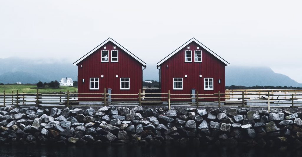 Pros And Cons Of Owning Two Homes - Chesapeake Real Estate Company